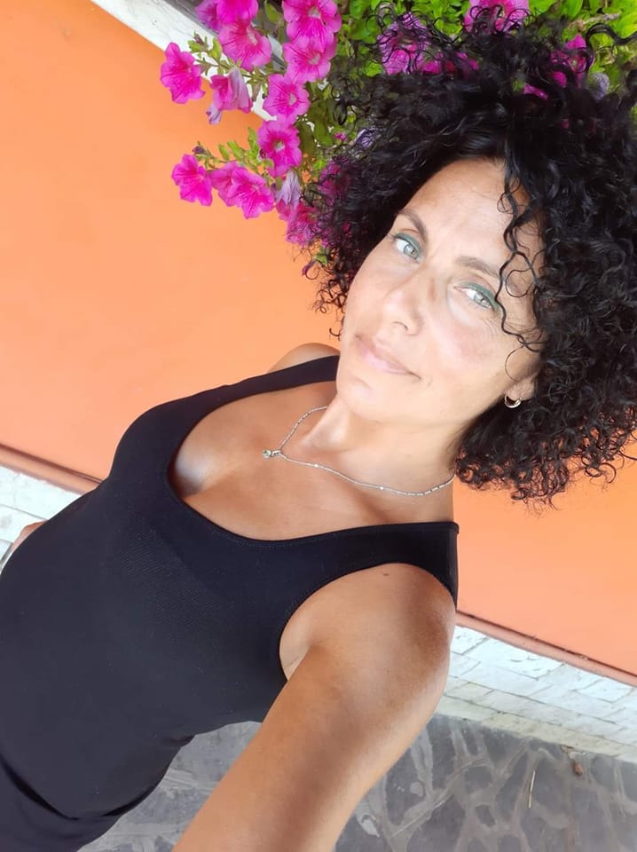 Dà la buonanotte al marito e muore poco dopo: addio alla 48enne Micaela ... Dà la buonanotte al marito e muore poco dopo: addio alla 48enne Micaela ...